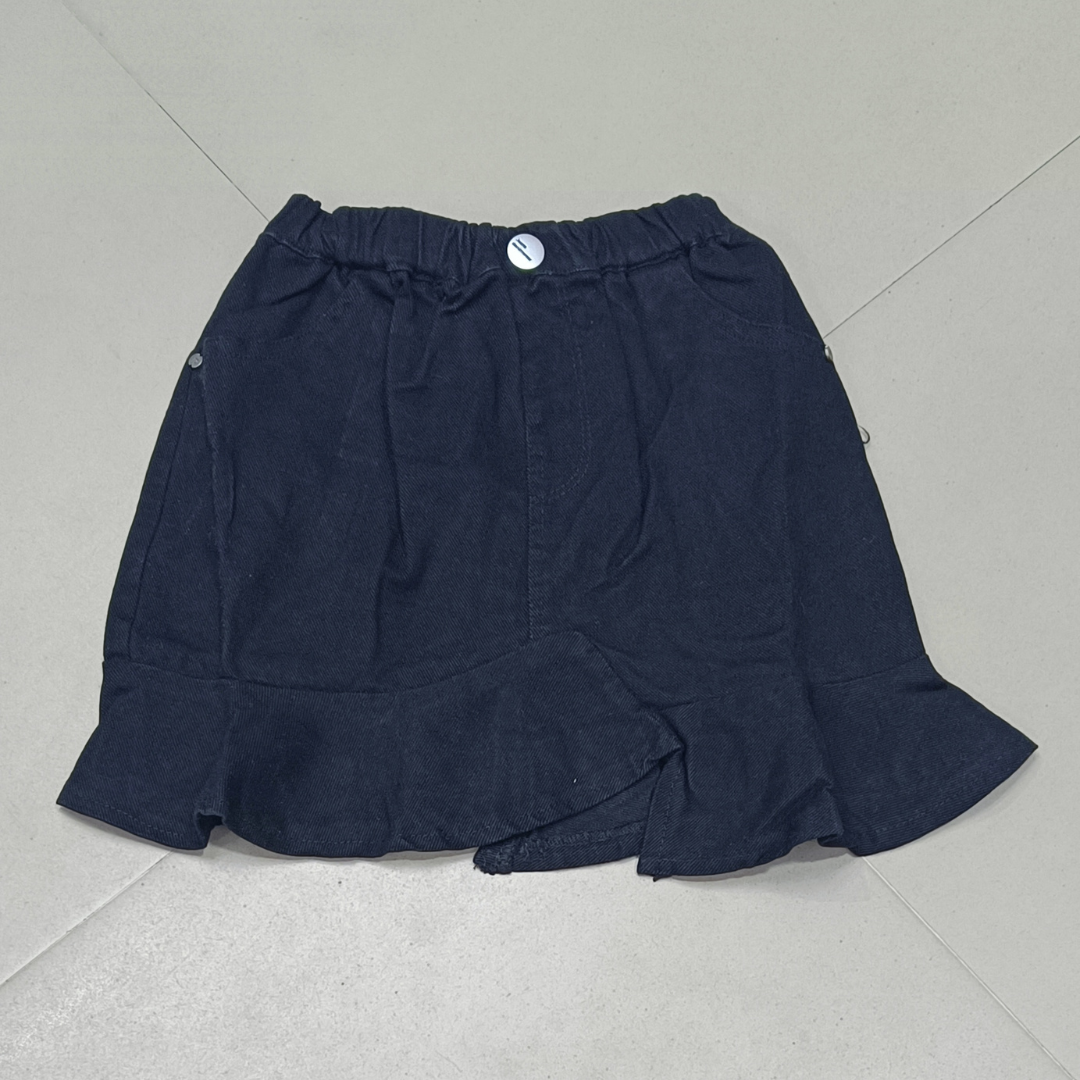 girl black skirt - Evergreen Kid Zone